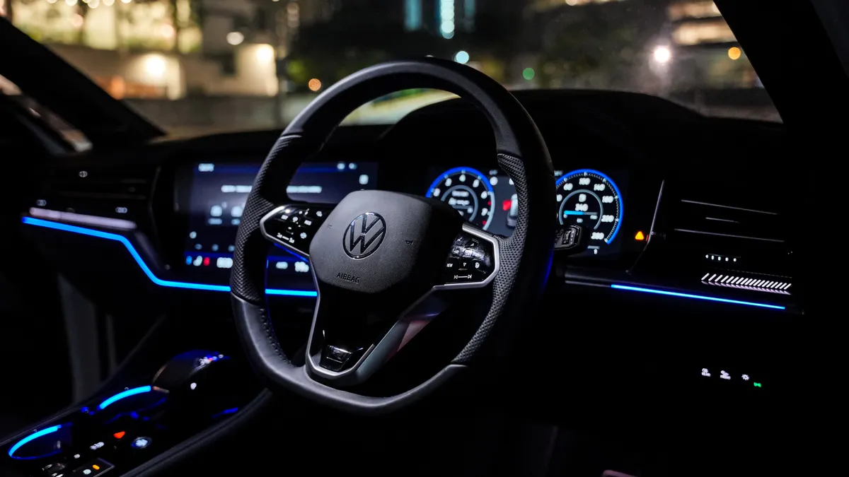 Touareg R-Line | Volkswagen Malaysia